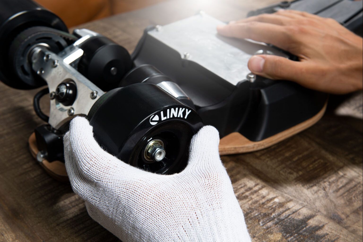 Linky Innovation: Foldable Electric Longboards, Skateboards & Bikes